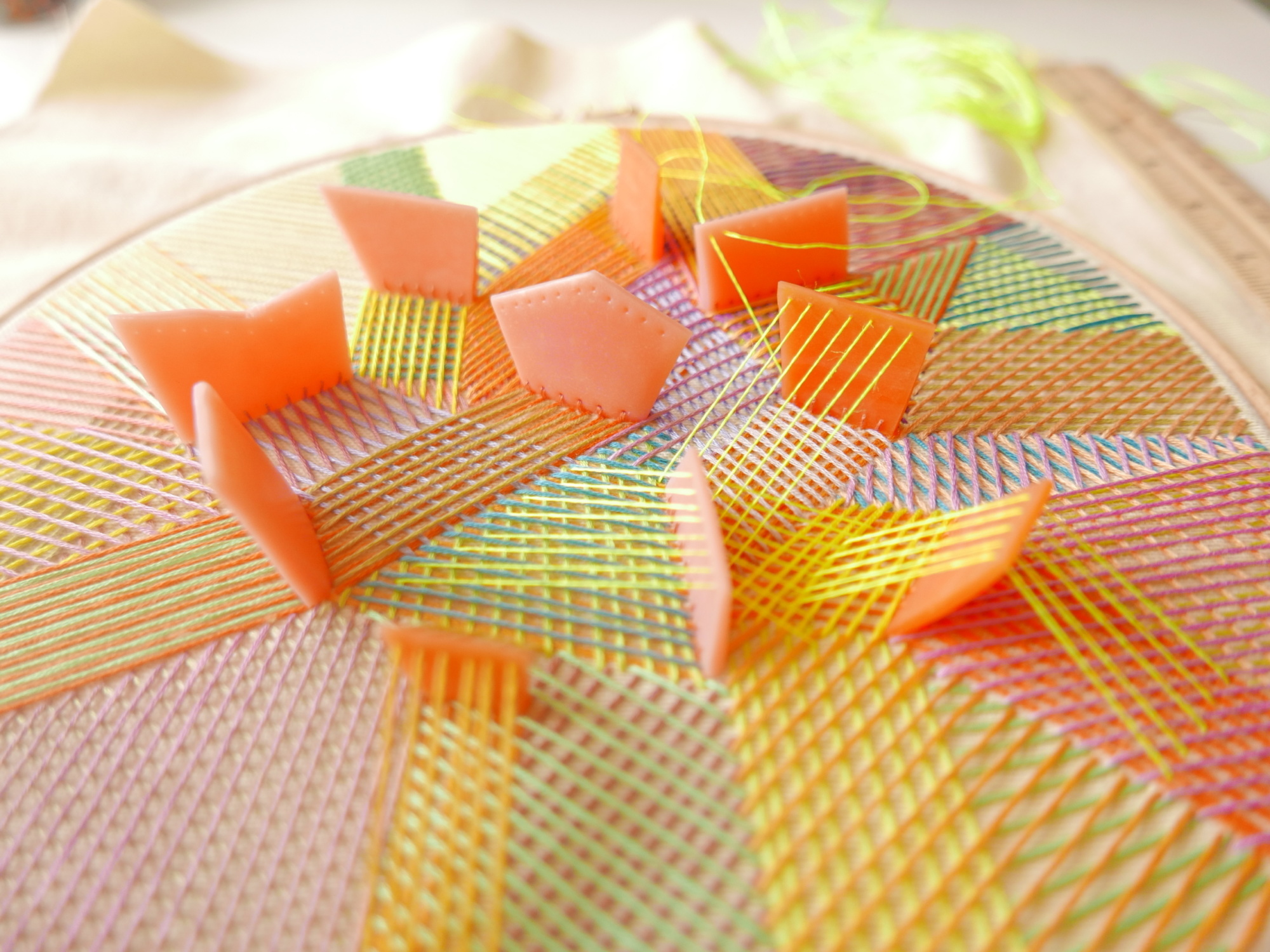 Hand embroidered 3D structures by Nibyniebo - Justyna Wołodkiewicz